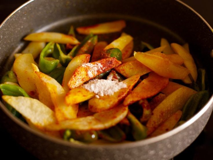 Shimla Mirch ki Sabji (Aloo Capsicum) - Dassana’s Veg Recipes