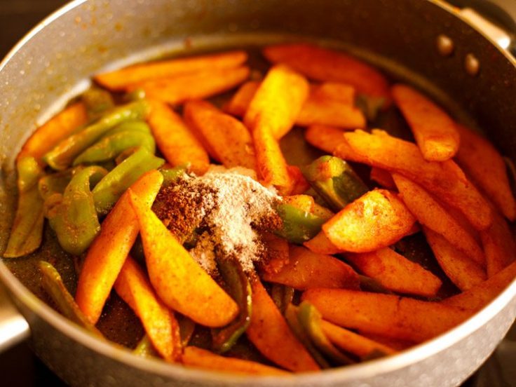 Shimla Mirch ki Sabji (Aloo Capsicum) - Dassana’s Veg Recipes