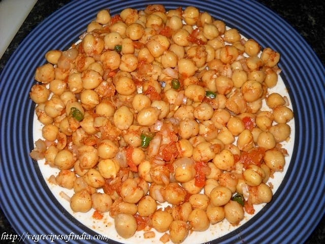 chana chaat recipe, how to make chana chaat | chole chaat