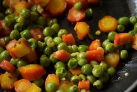 Gajar Matar ki Sabji (Carrots & Green Peas) - Dassana’s Veg Recipes