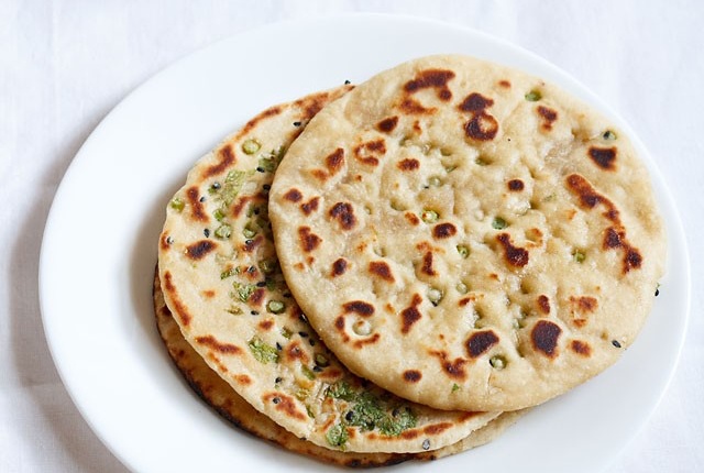 Garlic Naan | Easy Homemade Garlic Flavored Naan Bread