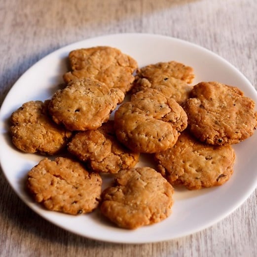 mathri recipe, how to make mathri recipe (fried and baked mathri)