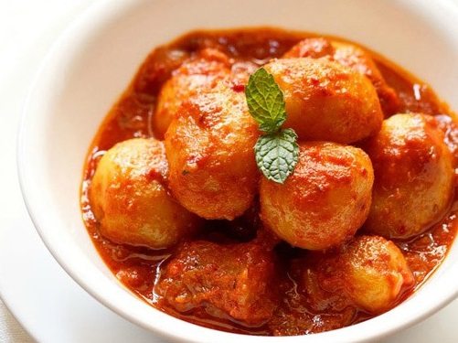 lasaniya batata recipe, spicy gujarati lasaniya batata (garlic potato ...