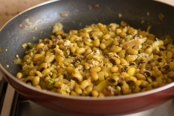 lobia sabzi recipe | tasty goan chawli bhaji recipe | dry lobia curry ...