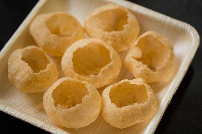 sukha puri recipe, how to make sukha poori recipe without chutney ...