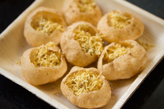 sukha puri recipe, how to make sukha poori recipe without chutney ...