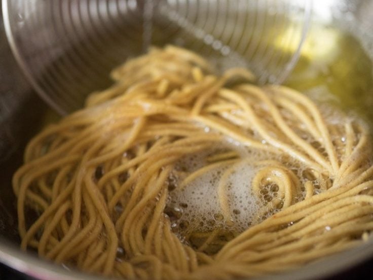 Omapodi Recipe (Karapusa) - Dassana’s Veg Recipes