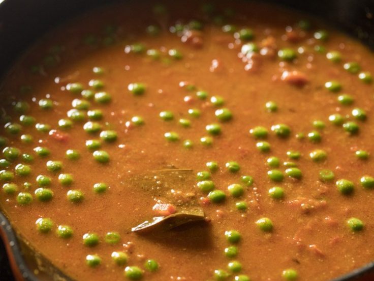 chanar-dalna-recipe-bengali-paneer-potato-curry