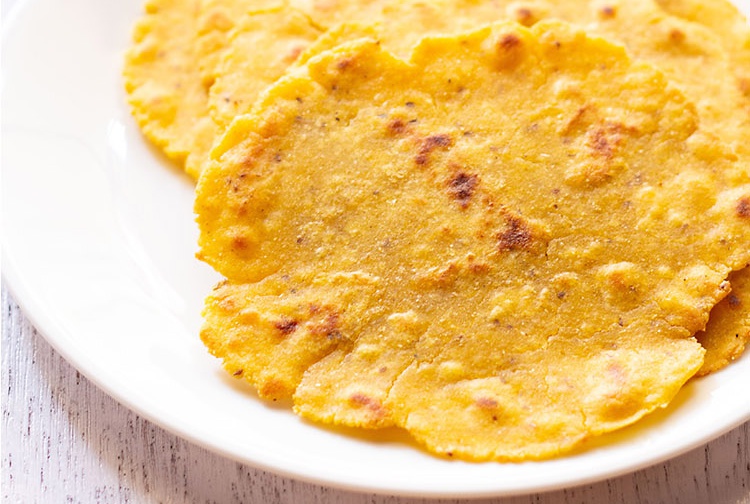 makki ki roti recipe, how to make makki ki roti | makki di roti recipe