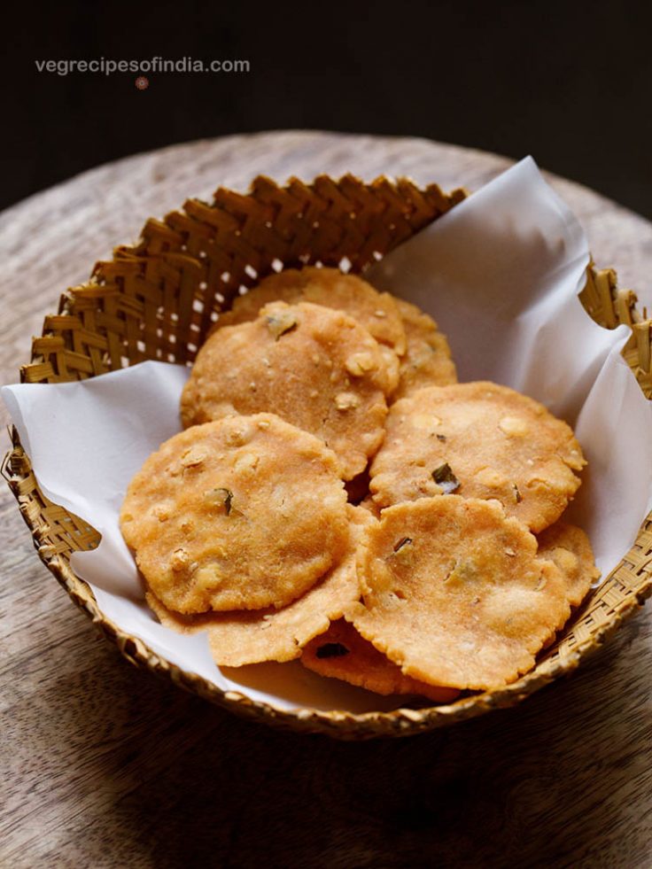 Thattai Recipe | Thattu Vadai - Dassana’s Veg Recipes