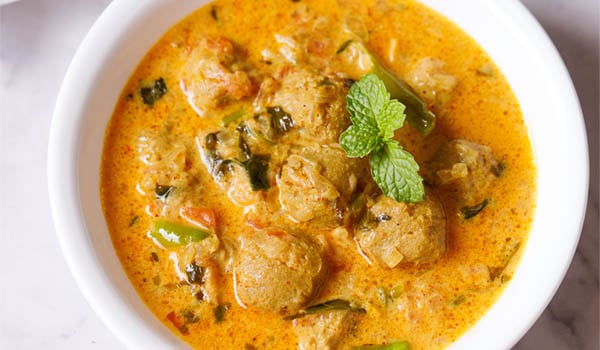 Meal Maker Curry | Soya Chunks Curry – Dassana’s Veg Recipes
