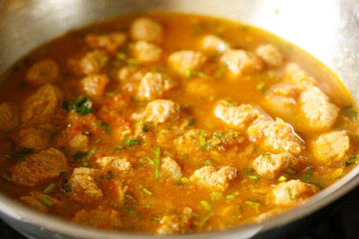 Meal Maker Curry | Soya Chunks Curry - Dassana’s Veg Recipes