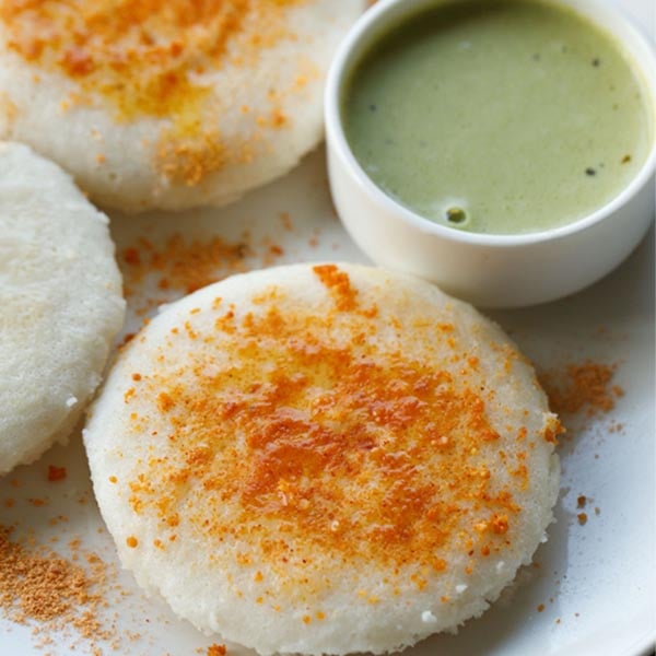 Thatte Idli (Bangalore Special Plate Idli) - Dassana’s Veg Recipes